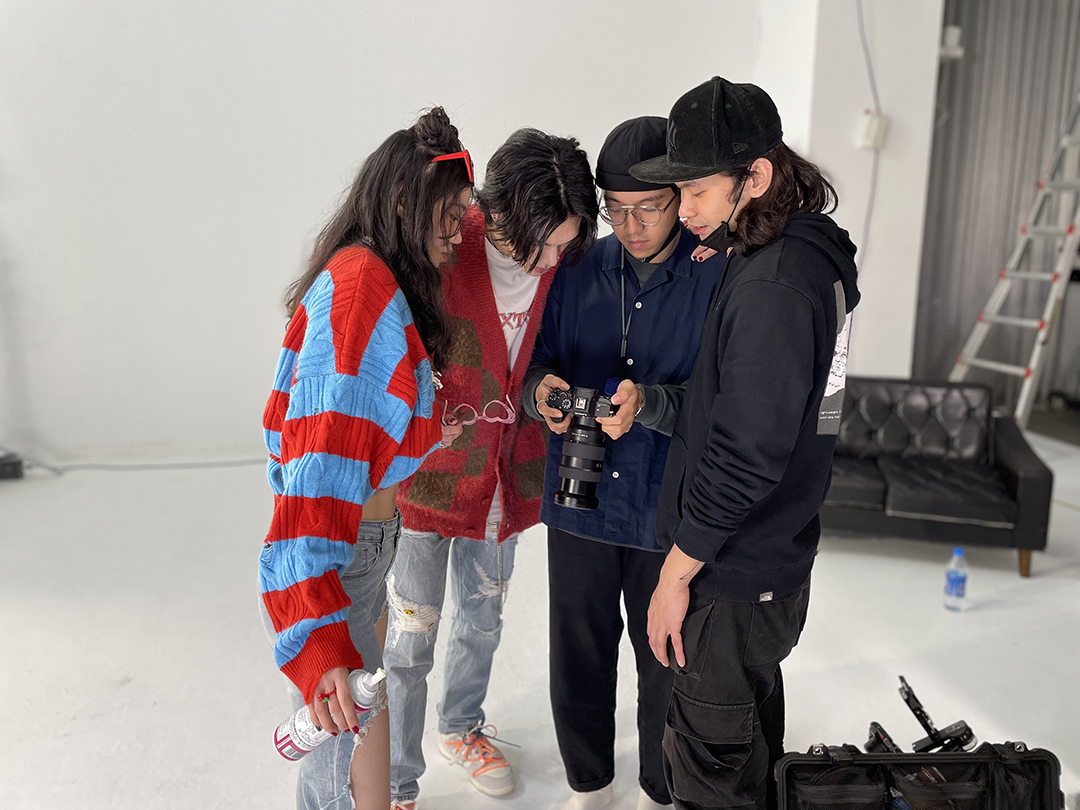 不僅創立新廠牌、更自導自演舞蹈 MV！KIRE 浪漫新曲〈Strawberry〉音樂錄影帶正式曝光 - COOL-STYLE 潮流生活網