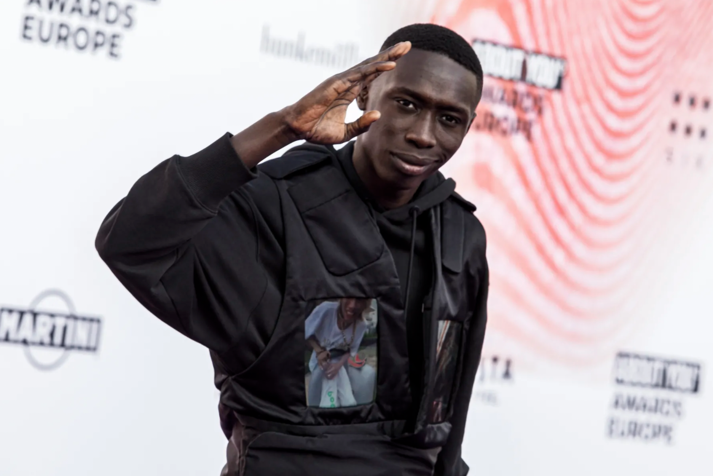 打臉哥 Khaby Lame 吸 1.443 億人追蹤，超越前冠軍成為 TikTok 關注榜首！ - COOL-STYLE 潮流生活網