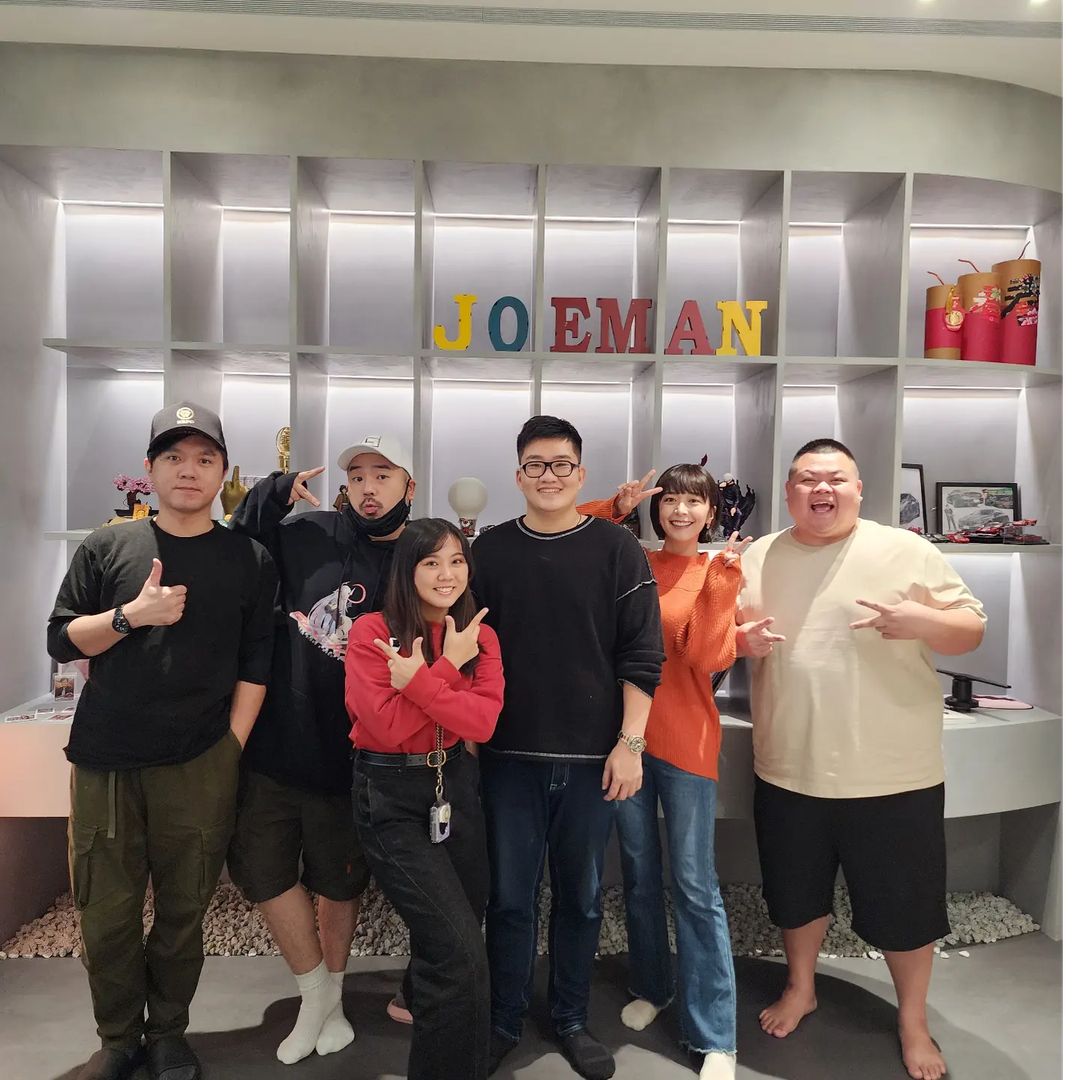 Joeman 百坪辦公室開箱！豪灑1200萬裝潢、5 萬元奢華辦公椅一人一張，網讚：不愧是 TY 界天花板 - COOL-STYLE 潮流生活網