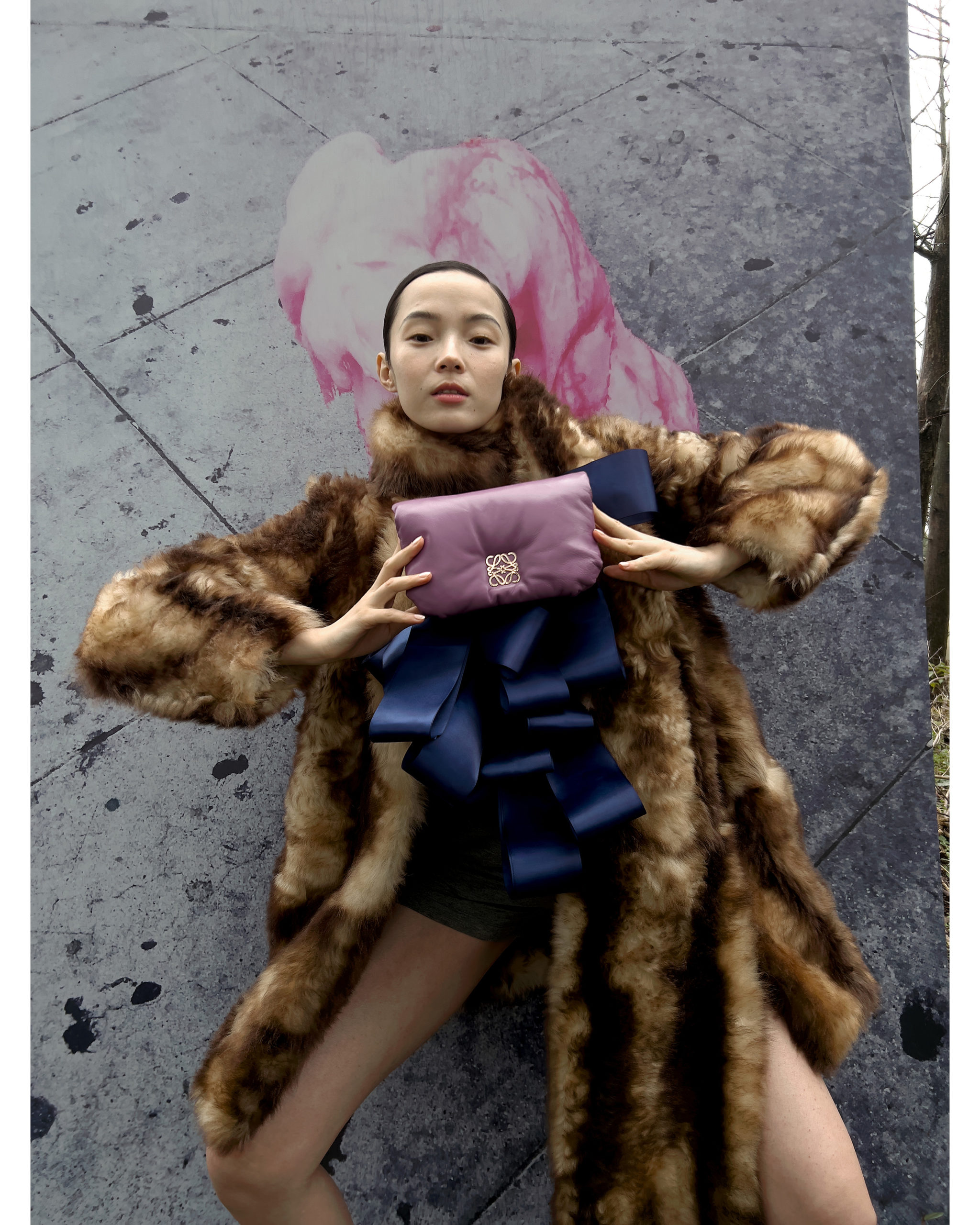 LOEWE 2023 早秋系列廣告釋出！