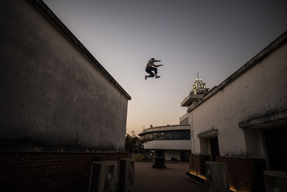 COOL 專訪｜猛鬼大廈、停機坪都是他的遊樂場！跑酷世界冠軍 Jason Paul 竟還比較怕爬樓梯？ | beanfun!