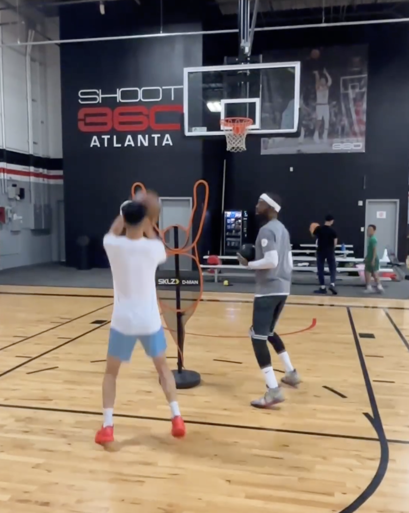 Ray 合體眾多 NBA 球星，連 76 人首輪網紅新秀都讚：「 他是 GOAT！」